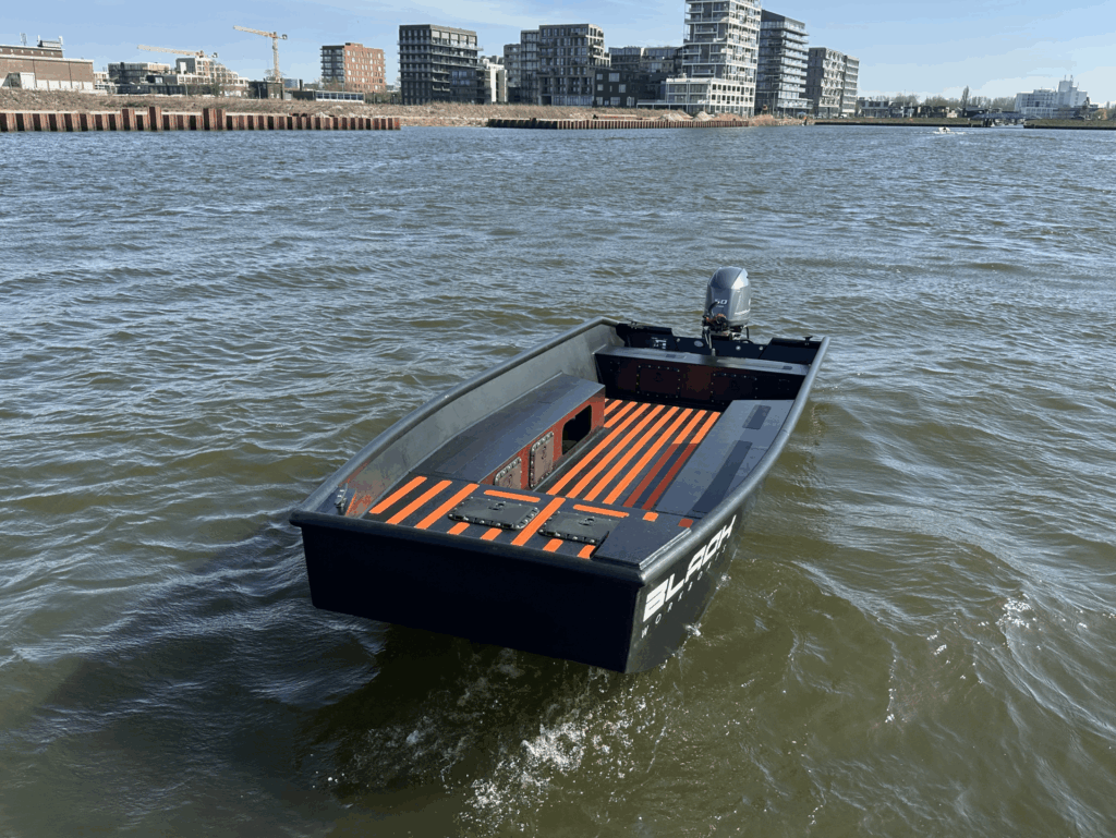 BJ Fishing 550 - Black Workboats